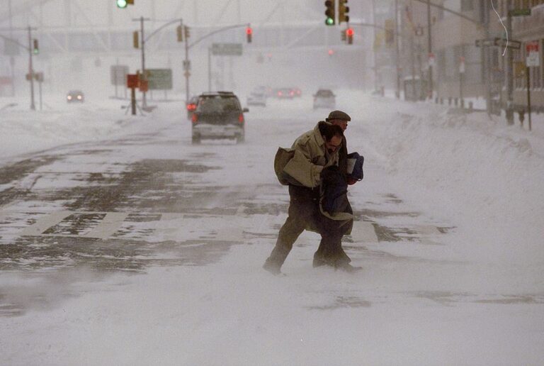 A Look Back at the Historic Blizzard of 1996 That Paralyzed New York ...