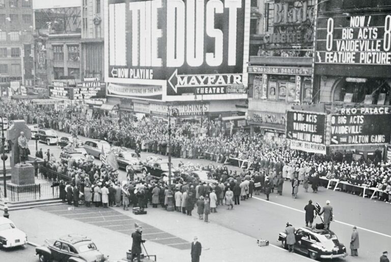 What Time Square looked like in the 1940s through these Fascinating ...