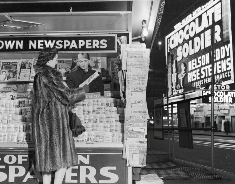 What Time Square looked like in the 1940s through these Fascinating ...