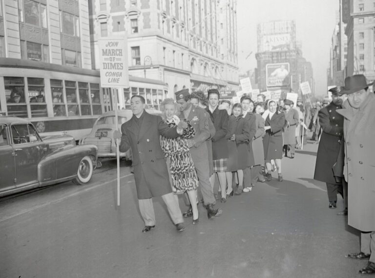 What Time Square looked like in the 1940s through these Fascinating ...
