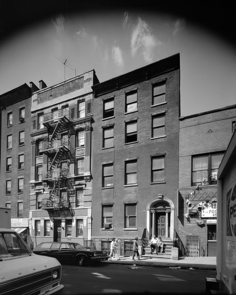 Manhattan's Urban Evolution in 1978: Edmund V. Gillon's Photos Document ...