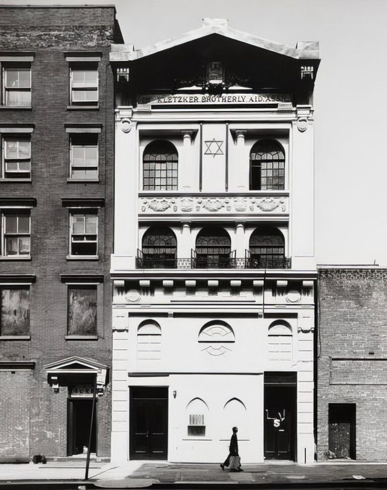 Manhattan's Urban Evolution in 1978: Edmund V. Gillon's Photos Document ...