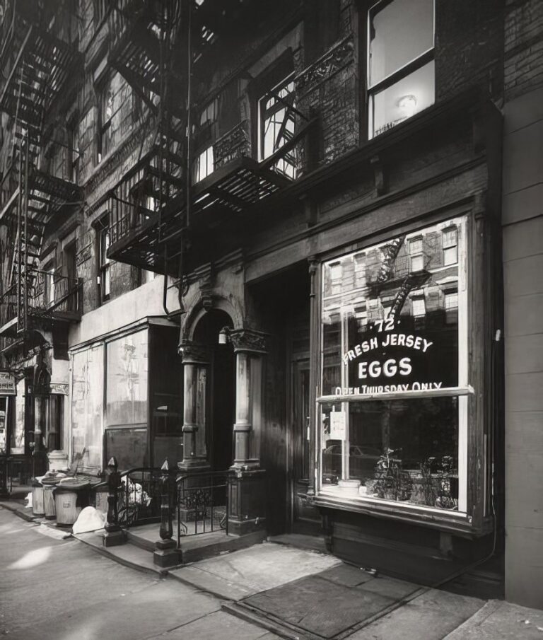 Manhattan's Urban Evolution in 1978: Edmund V. Gillon's Photos Document ...
