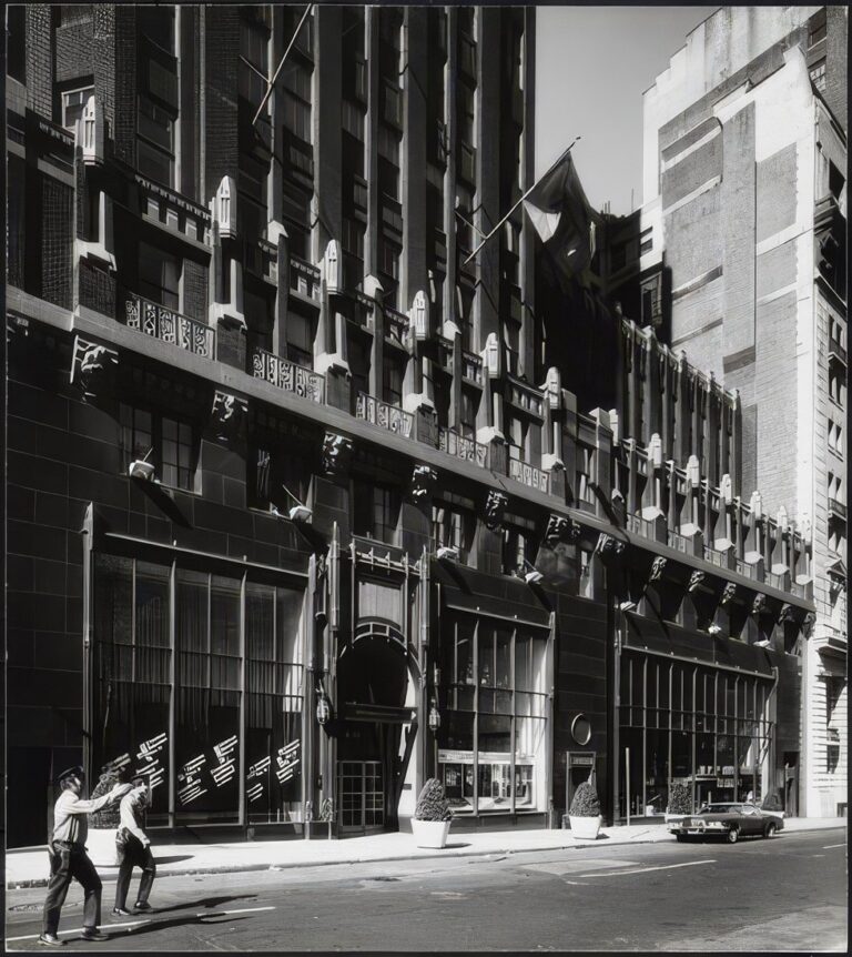Manhattan's Urban Evolution in 1978: Edmund V. Gillon's Photos Document ...