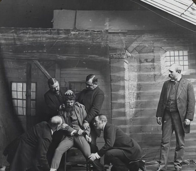 Jacob Riis's Photos Capture the Struggles for Survival in 1895 New York ...