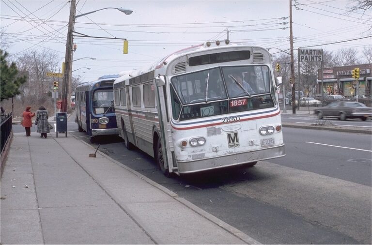 A Photographic Ride Through Staten Island's Buses from the Past