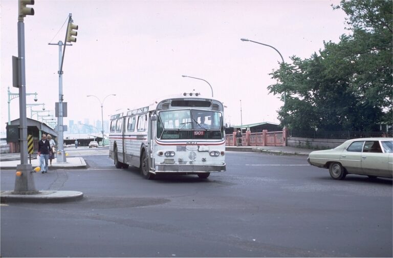 A Photographic Ride Through Staten Island's Buses from the Past