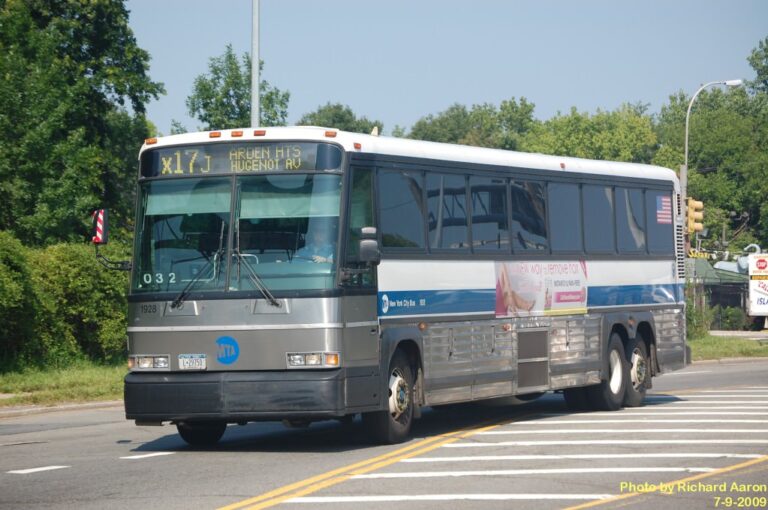 A Photographic Ride Through Staten Island's Buses from the Past
