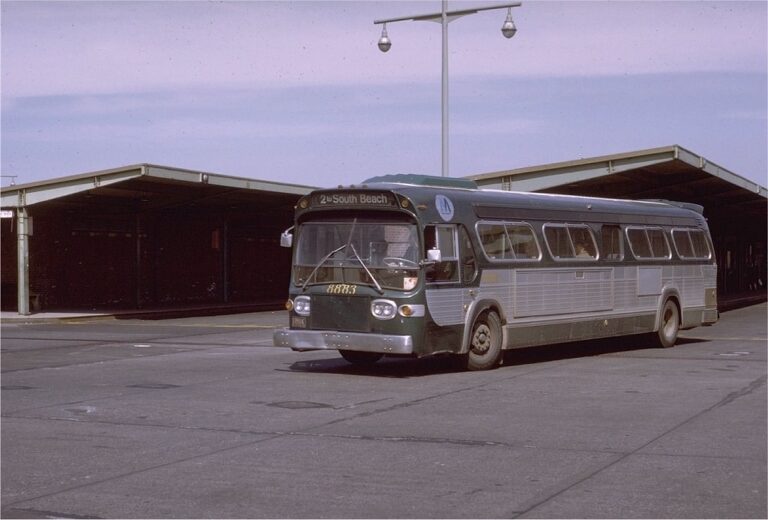 A Photographic Ride Through Staten Island's Buses from the Past