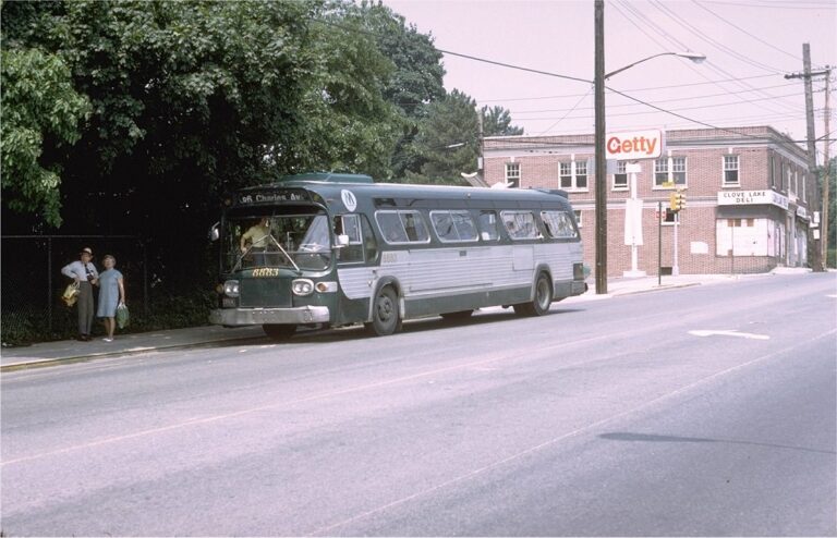 A Photographic Ride Through Staten Island's Buses from the Past