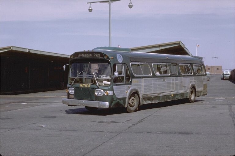 A Photographic Ride Through Staten Island's Buses from the Past