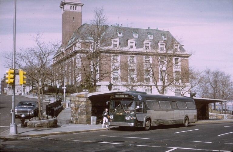A Photographic Ride Through Staten Island's Buses from the Past