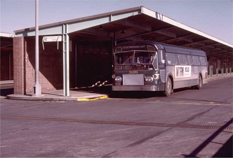 A Photographic Ride Through Staten Island's Buses from the Past