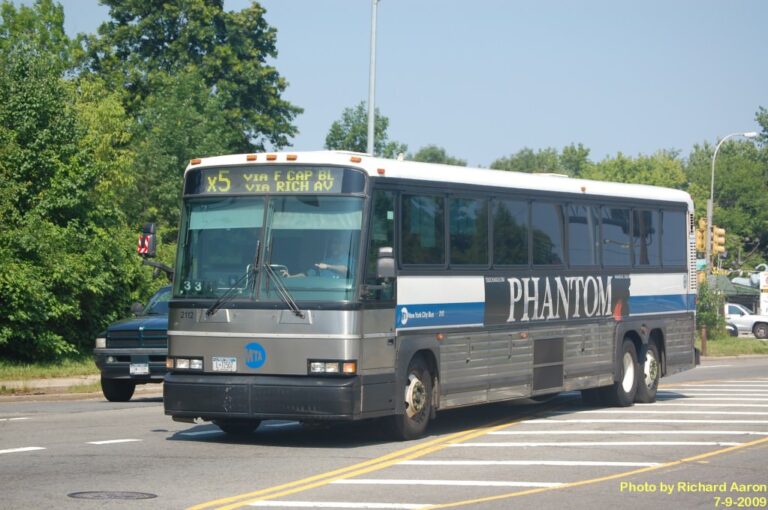 A Photographic Ride Through Staten Island's Buses from the Past