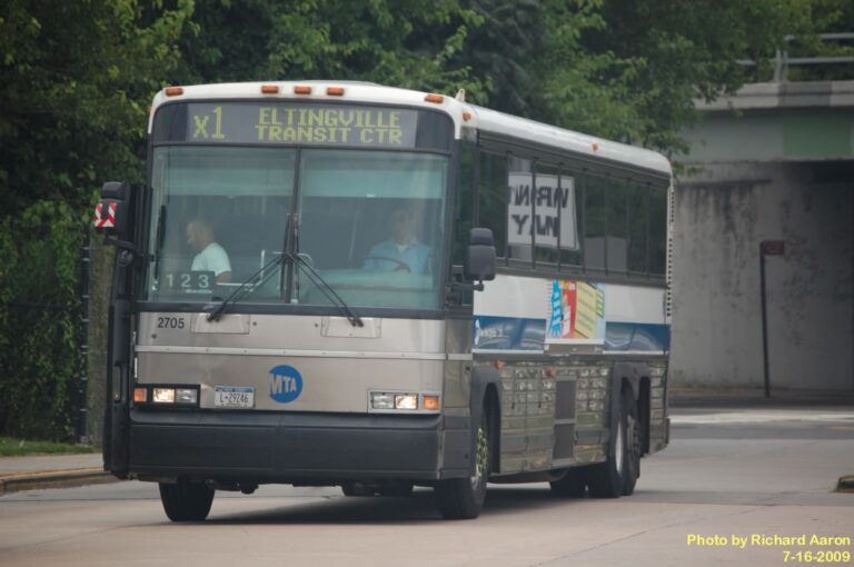 A Photographic Ride Through Staten Island's Buses from the Past