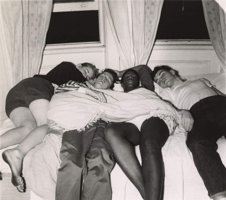 Inside the Raw, Rebellious World of Beatniks in 1950s and 1960s New ...