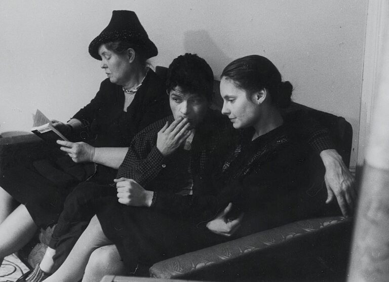 Inside the Raw, Rebellious World of Beatniks in 1950s and 1960s New ...