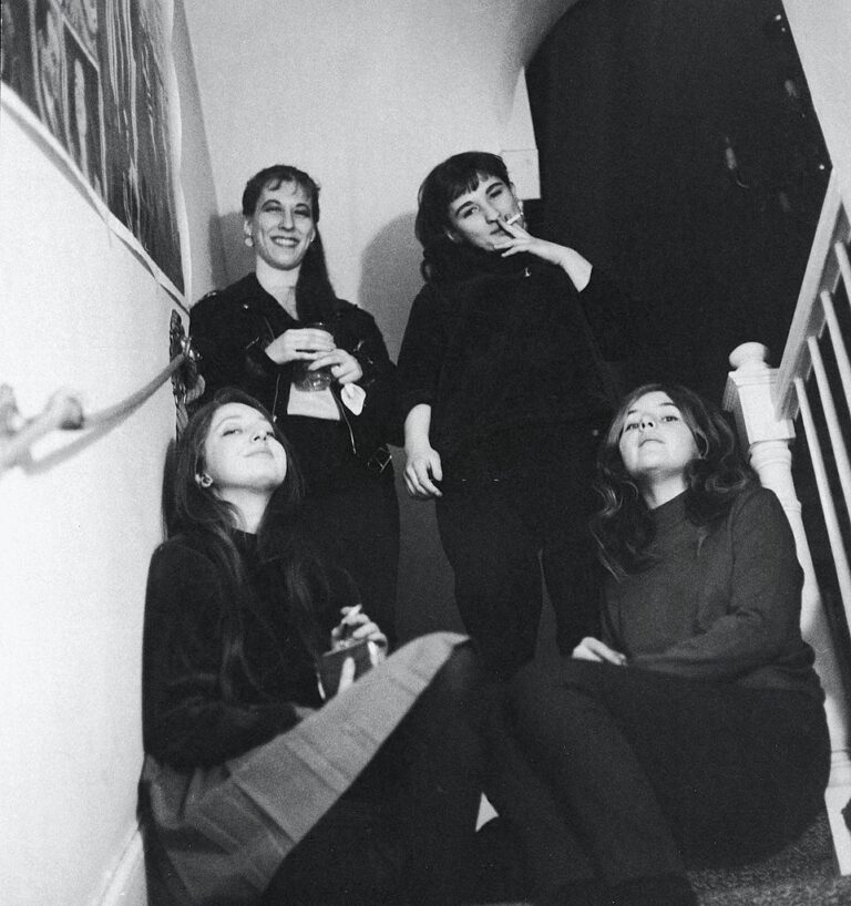 Inside the Raw, Rebellious World of Beatniks in 1950s and 1960s New ...