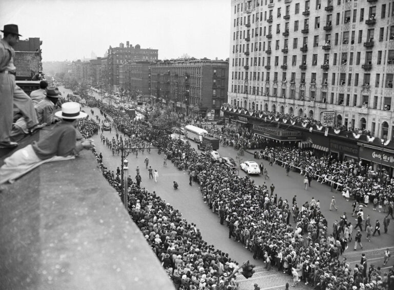 What Harlem looked like in the 1940s through these Fascinating ...