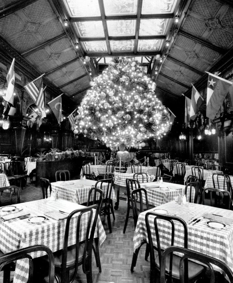 Dining in the Grit and Glamour: Manhattan Restaurants of the 1970s