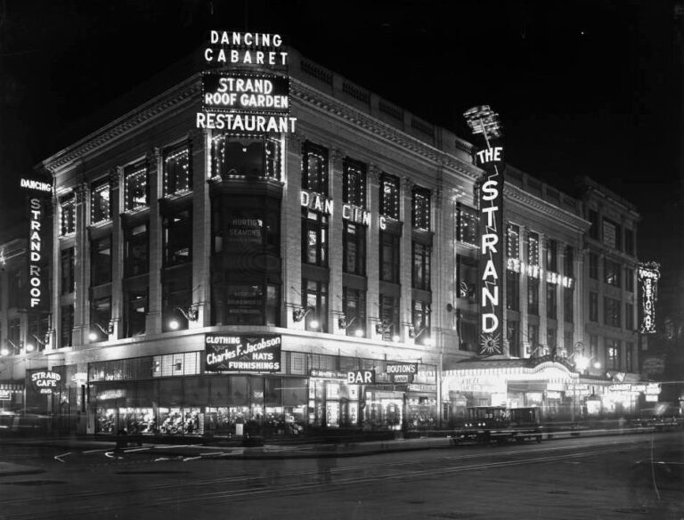 A Photographic Look at New York City Theaters in the Early 1900s