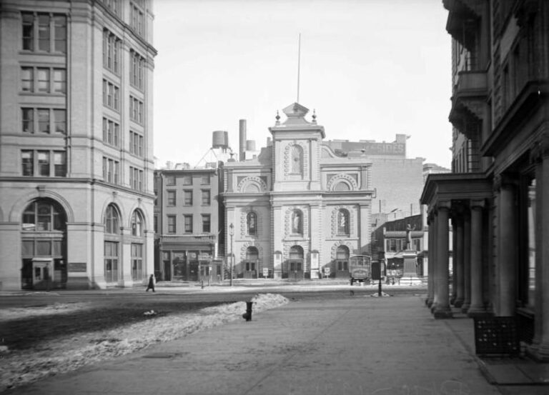 A Photographic Look at New York City Theaters in the Early 1900s