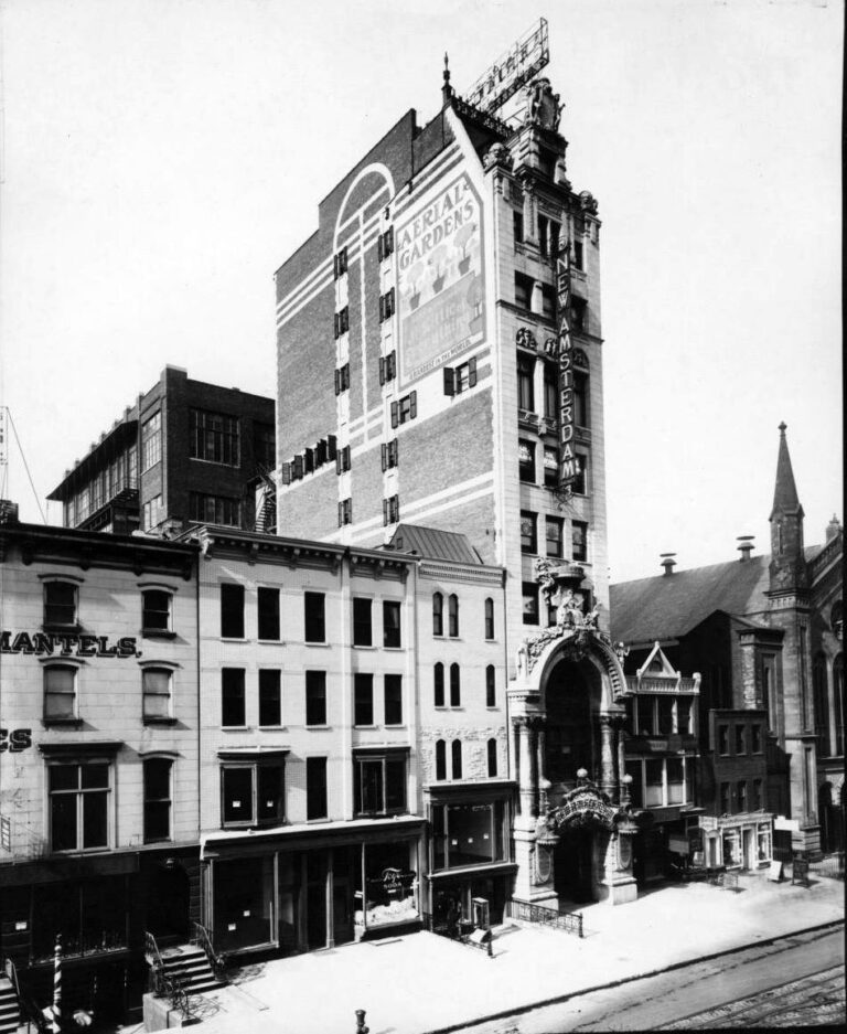 A Photographic Look at New York City Theaters in the Early 1900s