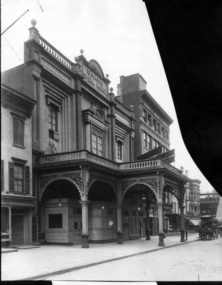 A Photographic Look at New York City Theaters in the Early 1900s