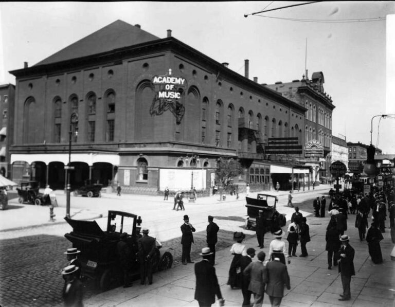 A Photographic Look at New York City Theaters in the Early 1900s