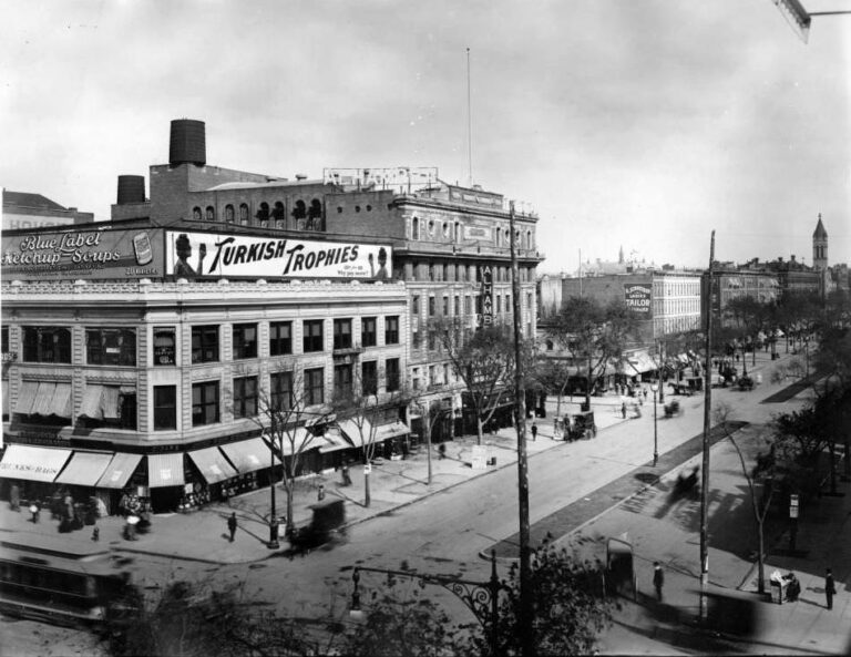 A Photographic Look at New York City Theaters in the Early 1900s