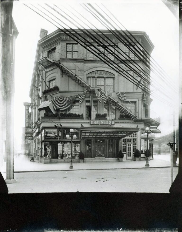 A Photographic Look at New York City Theaters in the Early 1900s