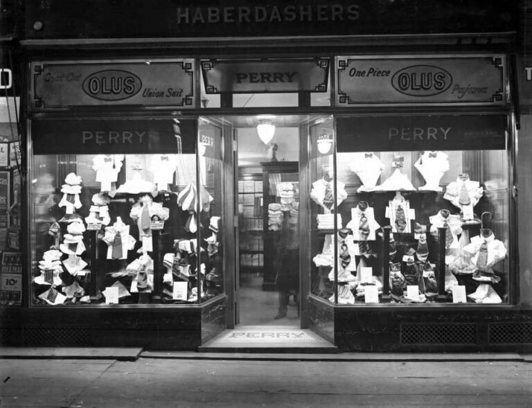 The Look of Commerce: New York City’s Storefronts in the Early 1900s