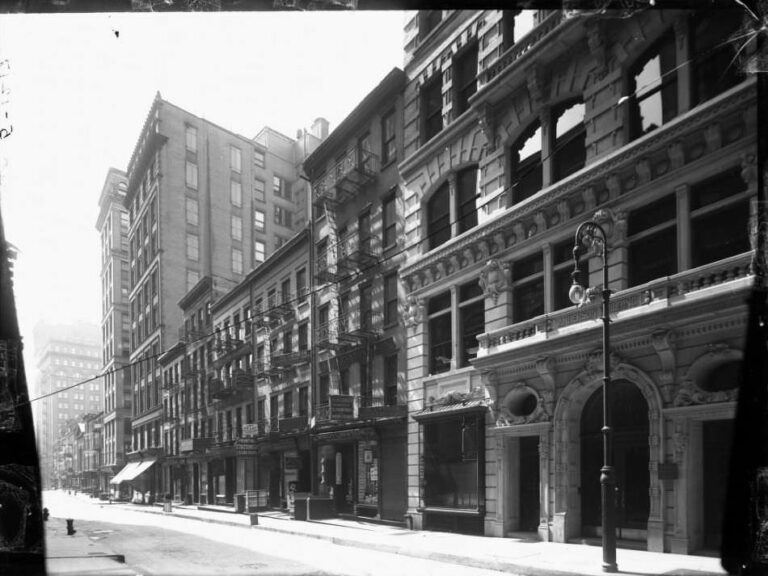 The Look of Commerce: New York City’s Storefronts in the Early 1900s