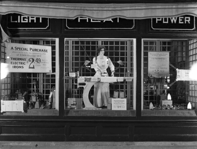 The Look of Commerce: New York City’s Storefronts in the Early 1900s