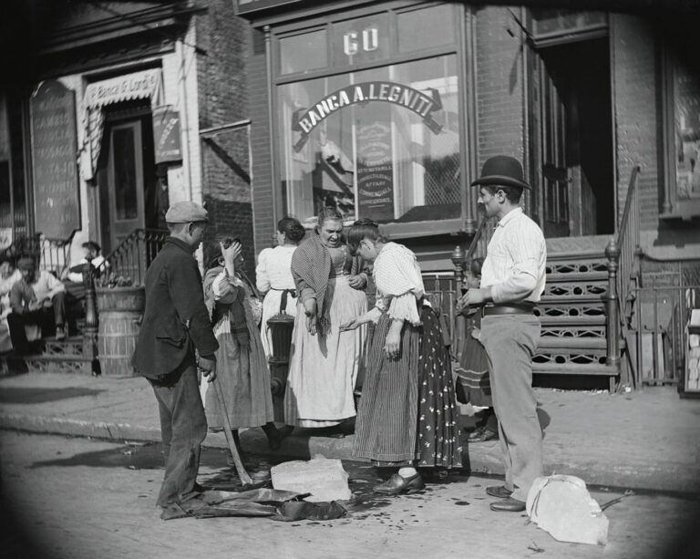 A Glimpse into the Lower East Side: Manhattan in the Early 1900s