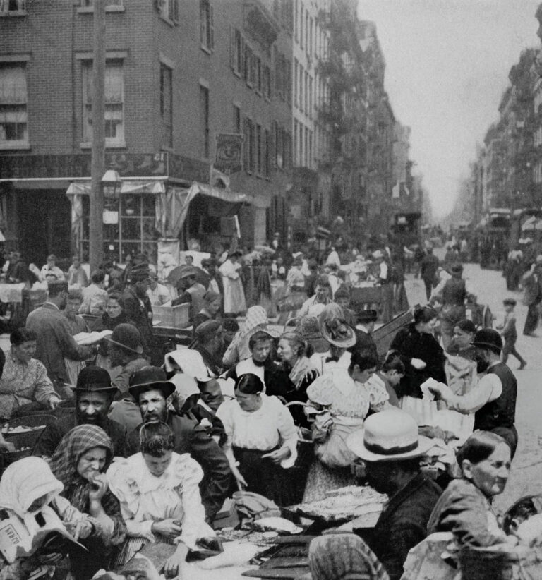 A Glimpse into the Lower East Side: Manhattan in the Early 1900s