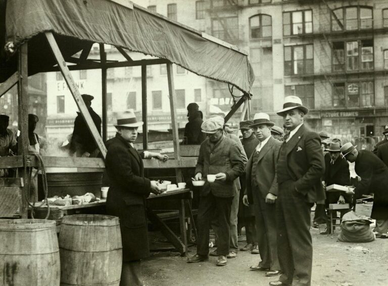 A Glimpse into the Lower East Side: Manhattan in the Early 1900s