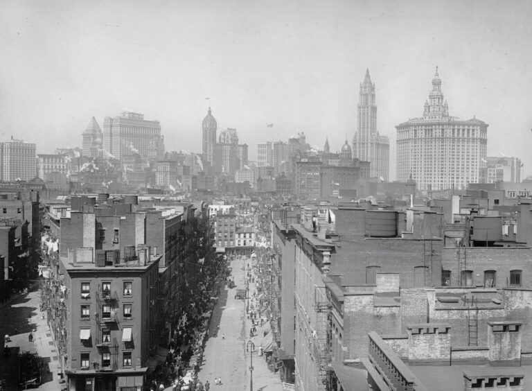 A Glimpse into the Lower East Side: Manhattan in the Early 1900s