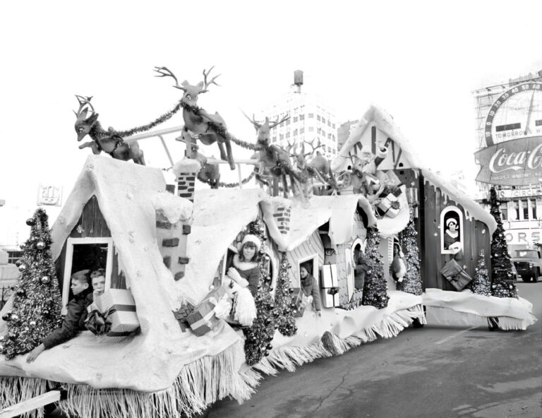 These Fabulous Vintage Photos Show the Macy's Thanksgiving Day Parade's ...