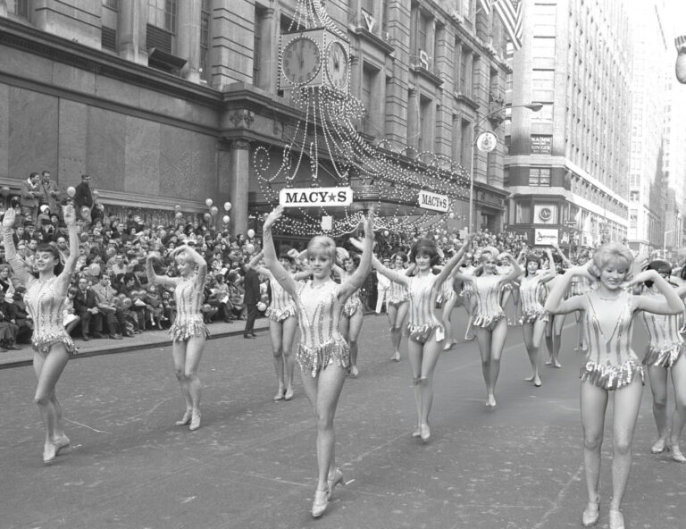 These Fabulous Vintage Photos Show the Macy's Thanksgiving Day Parade's ...
