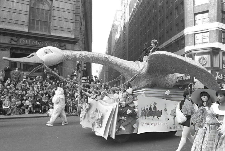 These Fabulous Vintage Photos Show the Macy's Thanksgiving Day Parade's ...