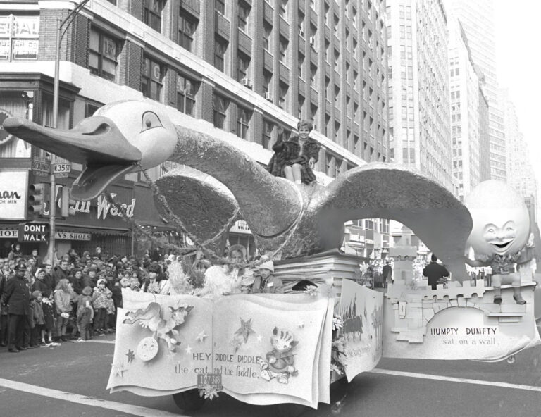 These Fabulous Vintage Photos Show the Macy's Thanksgiving Day Parade's ...