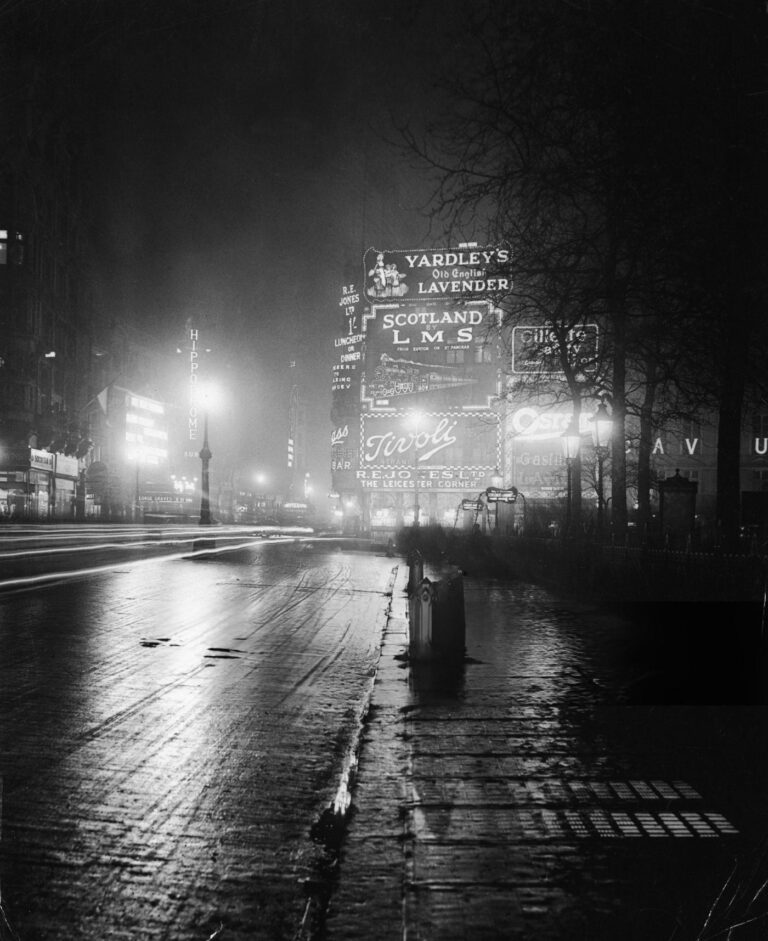 A Photographic Tour of Times Square in the 1920s