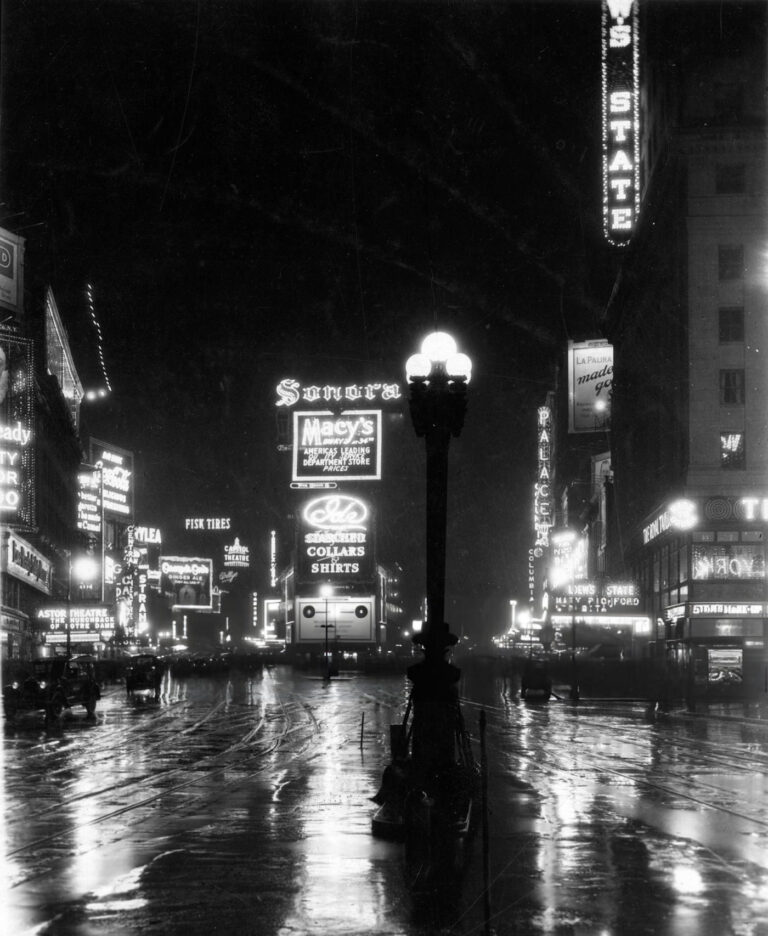 A Photographic Tour of Times Square in the 1920s