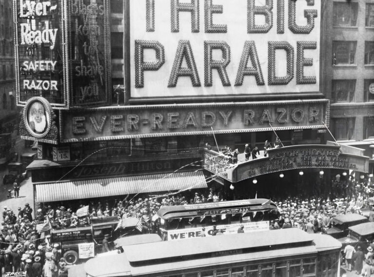 A Photographic Tour of Times Square in the 1920s
