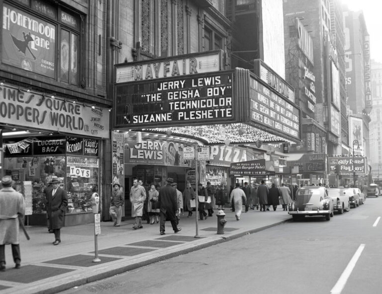 A Visual Journey Through Times Square's 1950s Heyday, Captured in ...