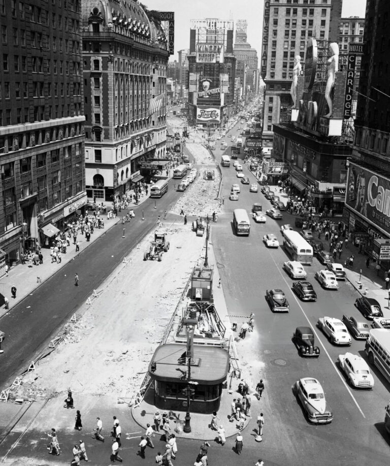 A Visual Journey Through Times Square's 1950s Heyday, Captured in ...
