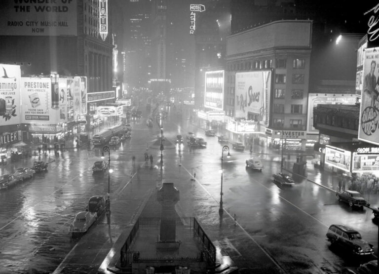 A Visual Journey Through Times Square's 1950s Heyday, Captured in ...