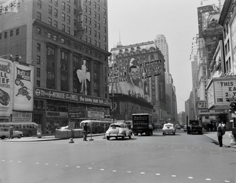 A Visual Journey Through Times Square's 1950s Heyday, Captured in ...