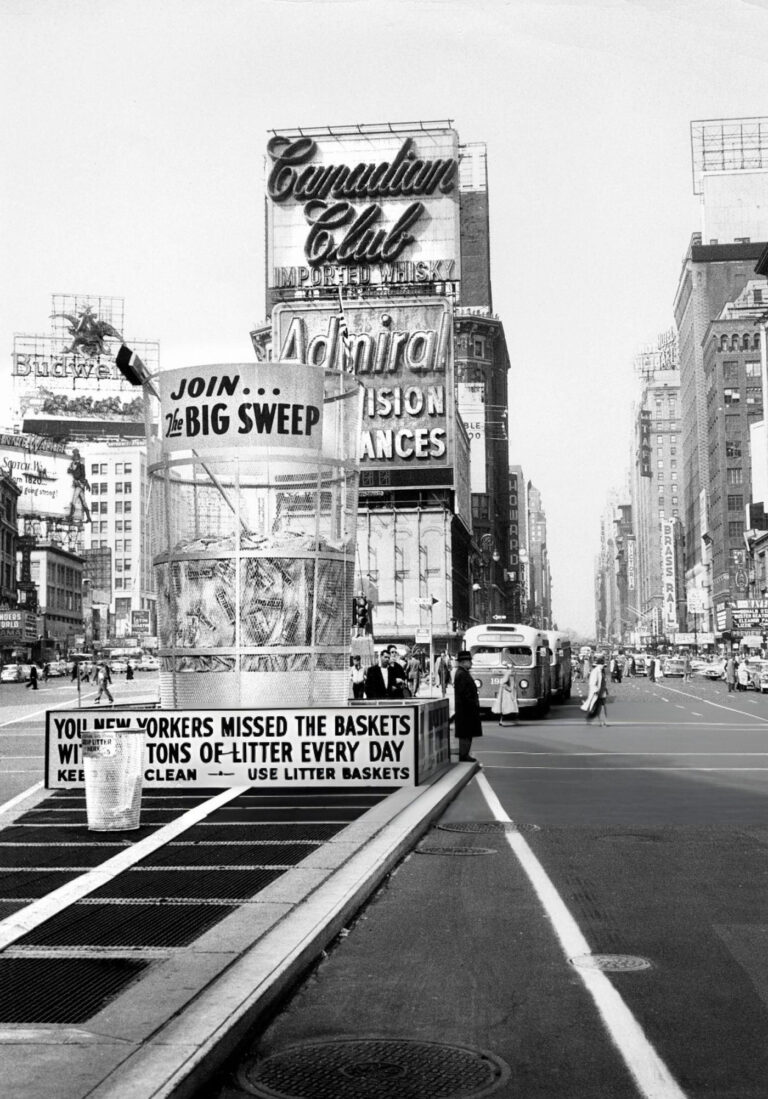 A Visual Journey Through Times Square's 1950s Heyday, Captured in ...